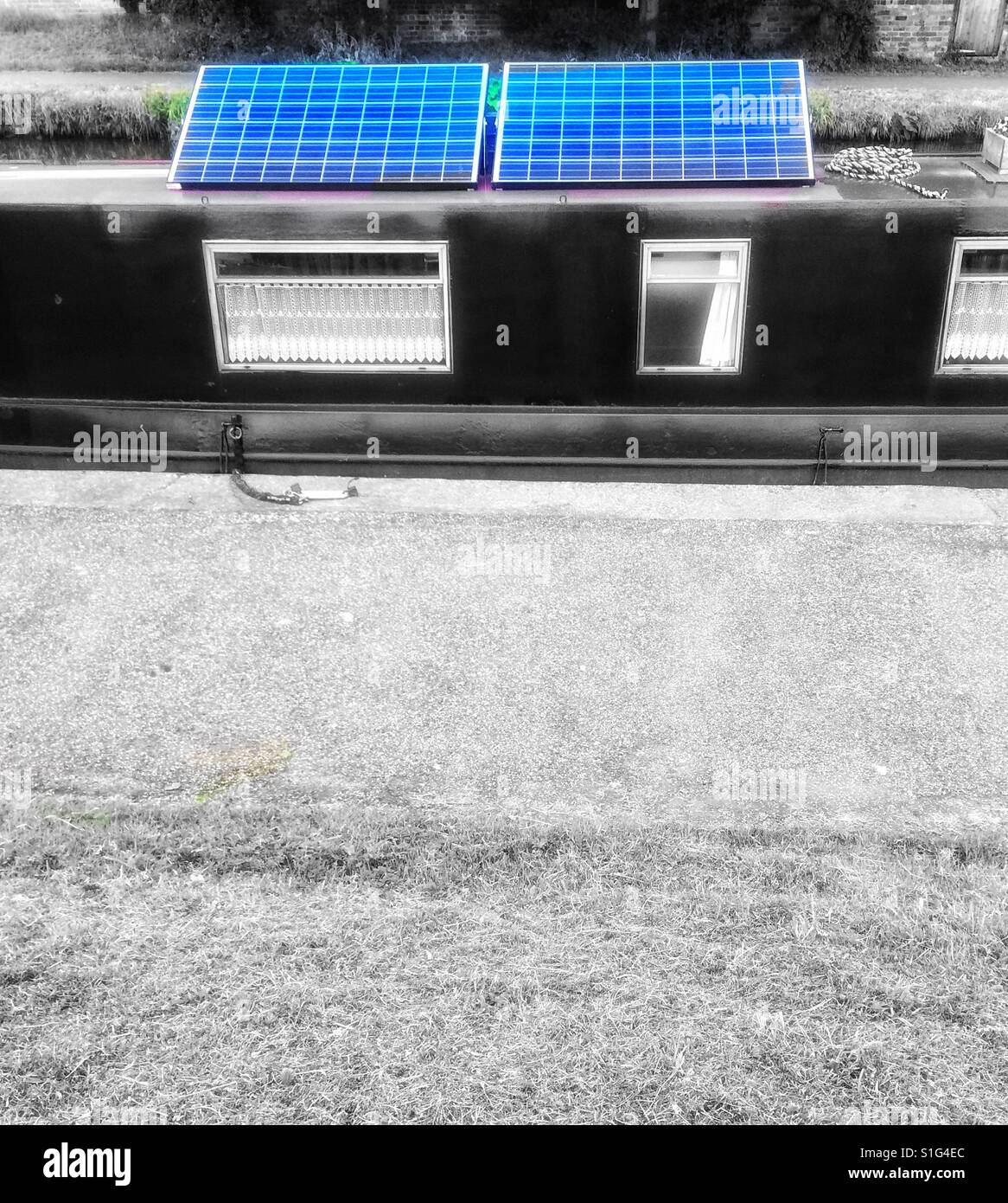 Solar barge hi-res stock photography and images - Alamy