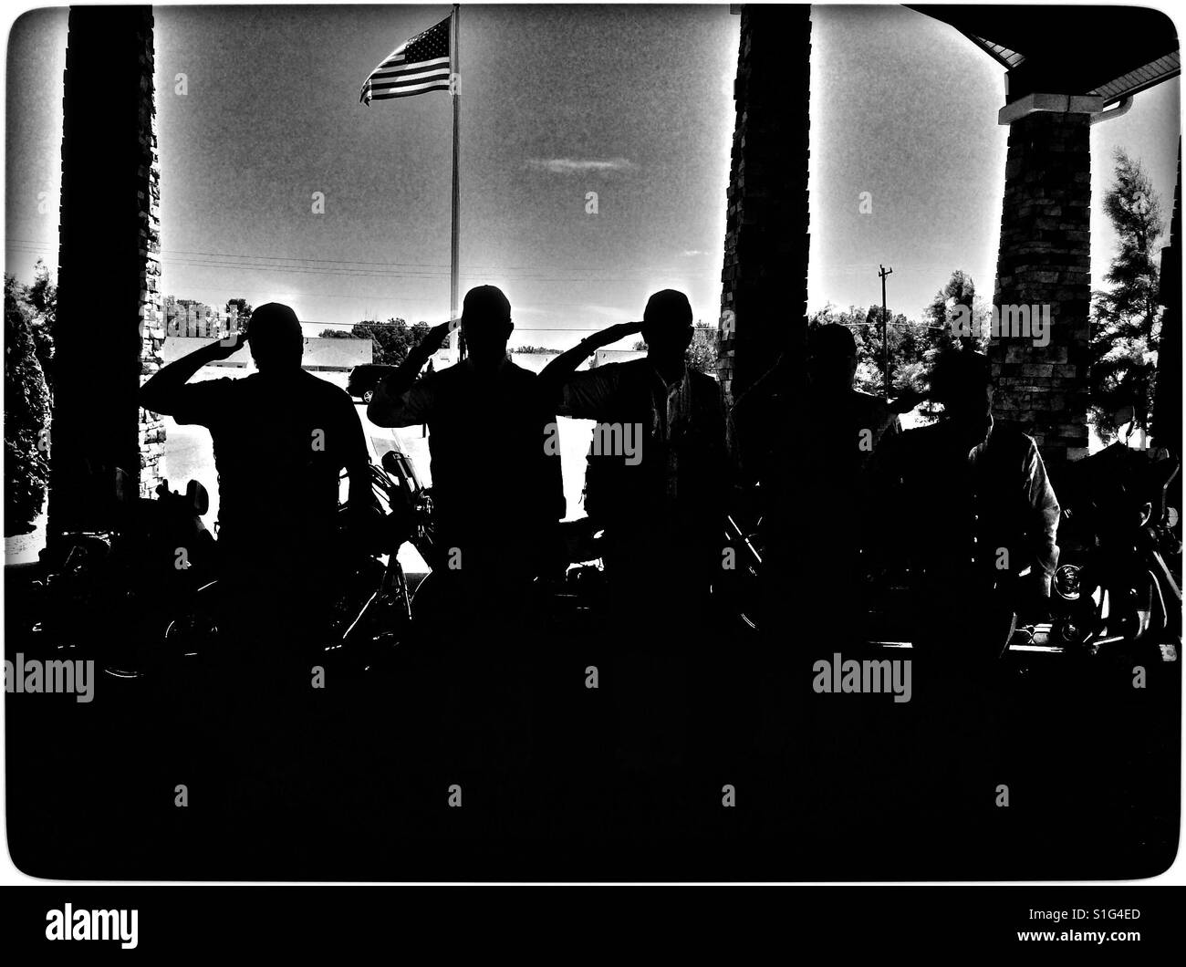 Veteran saluting hi-res stock photography and images - Alamy