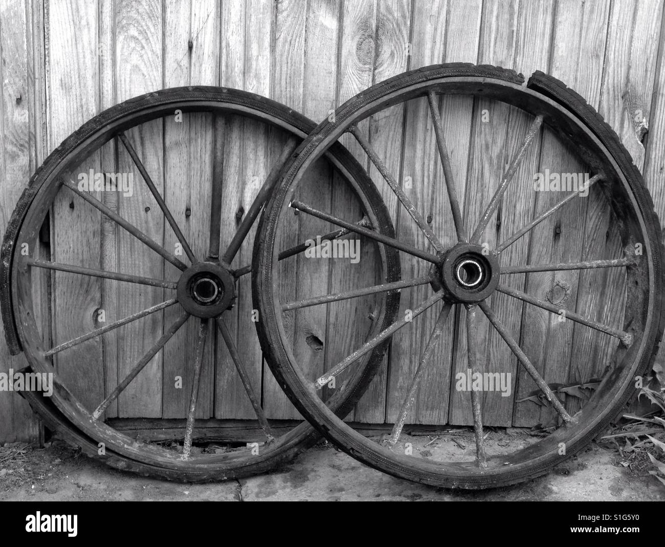 Old wheels hi-res stock photography and images - Alamy