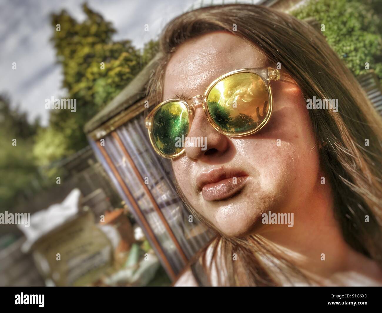 Reflective sunglasses hi-res stock photography and images - Alamy