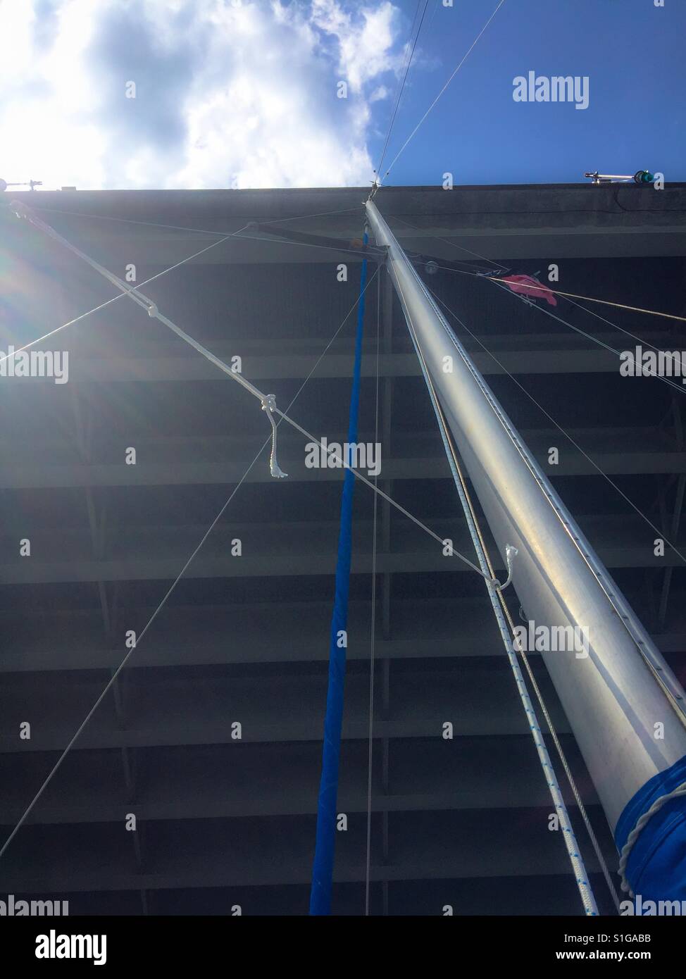 Tall mast hi-res stock photography and images - Alamy