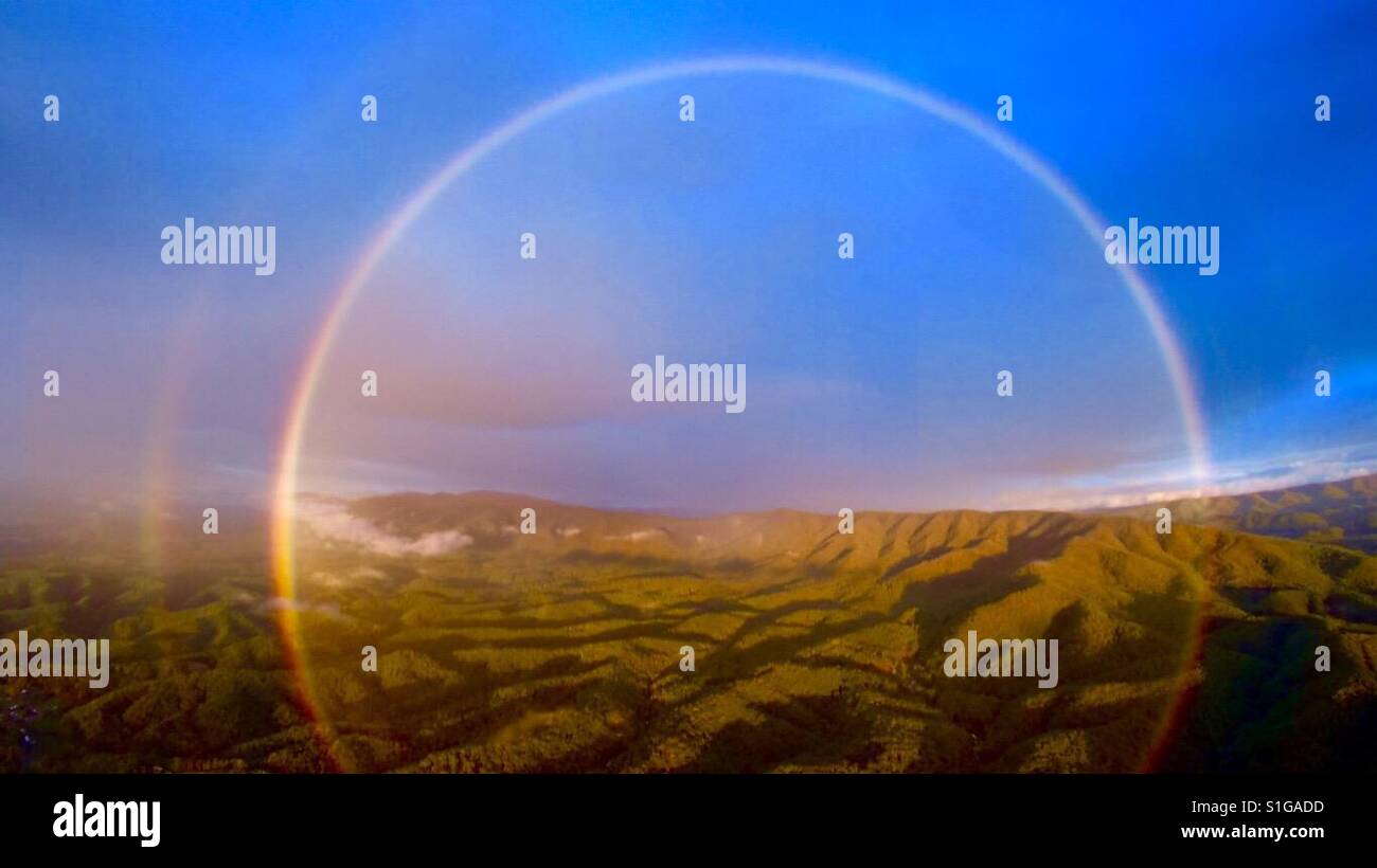 Full circle rainbow hi-res stock photography and images - Alamy