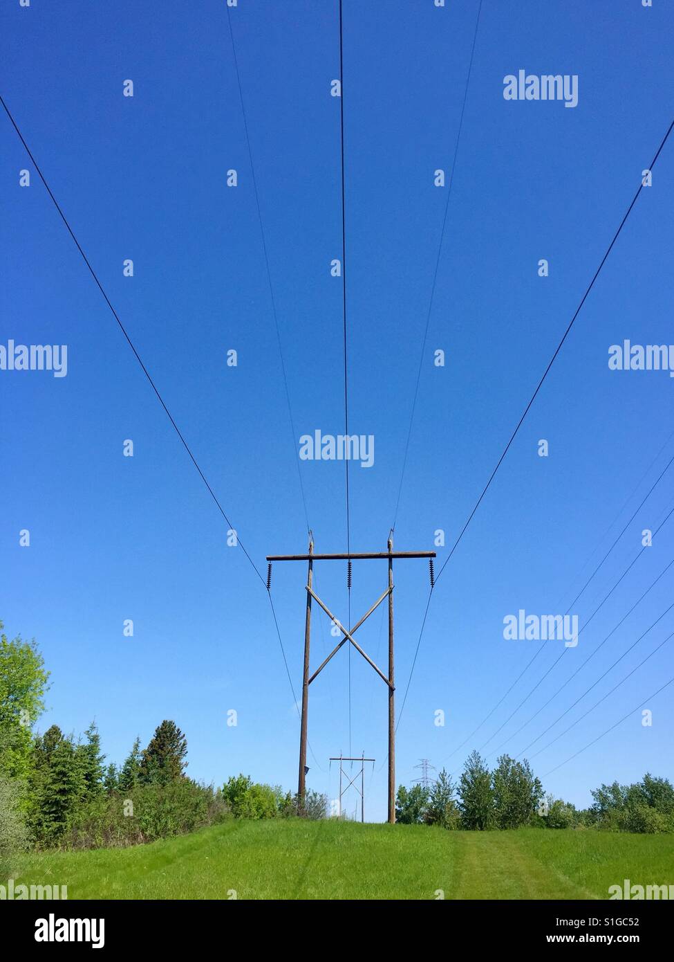 Energy transmission hi-res stock photography and images - Alamy
