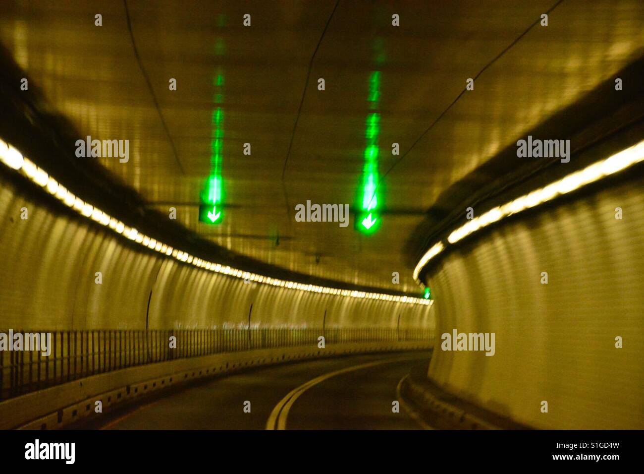 Tunnel curve hi-res stock photography and images - Alamy