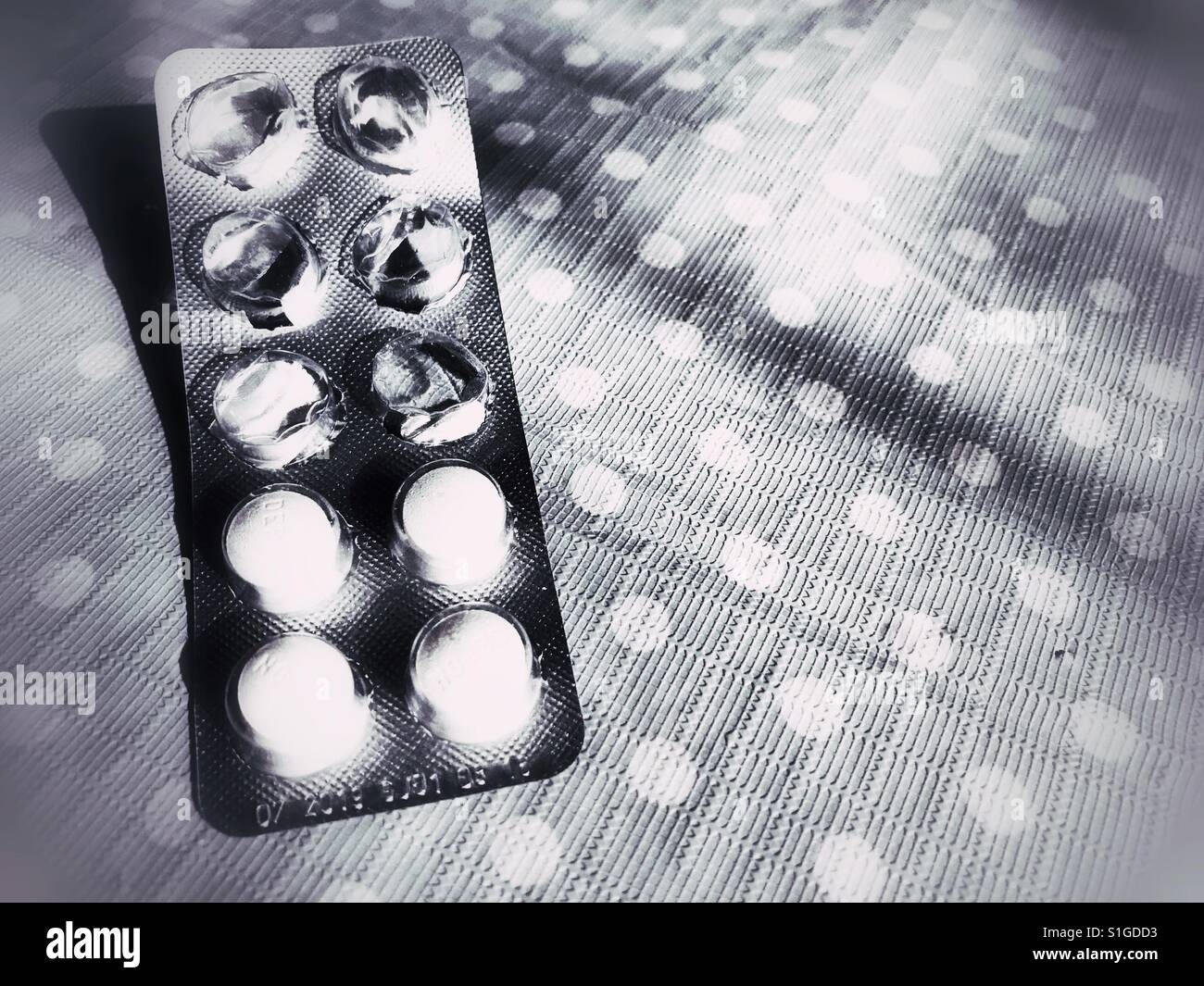 The counter painkillers hi-res stock photography and images - Alamy