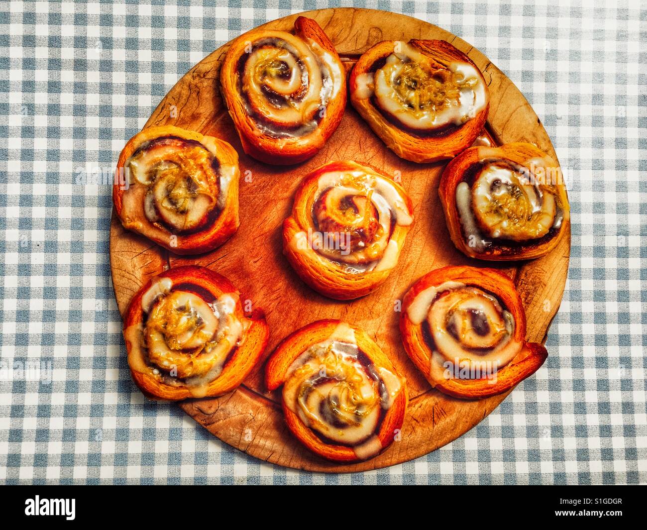 Cinnamon swirls hi-res stock photography and images - Alamy