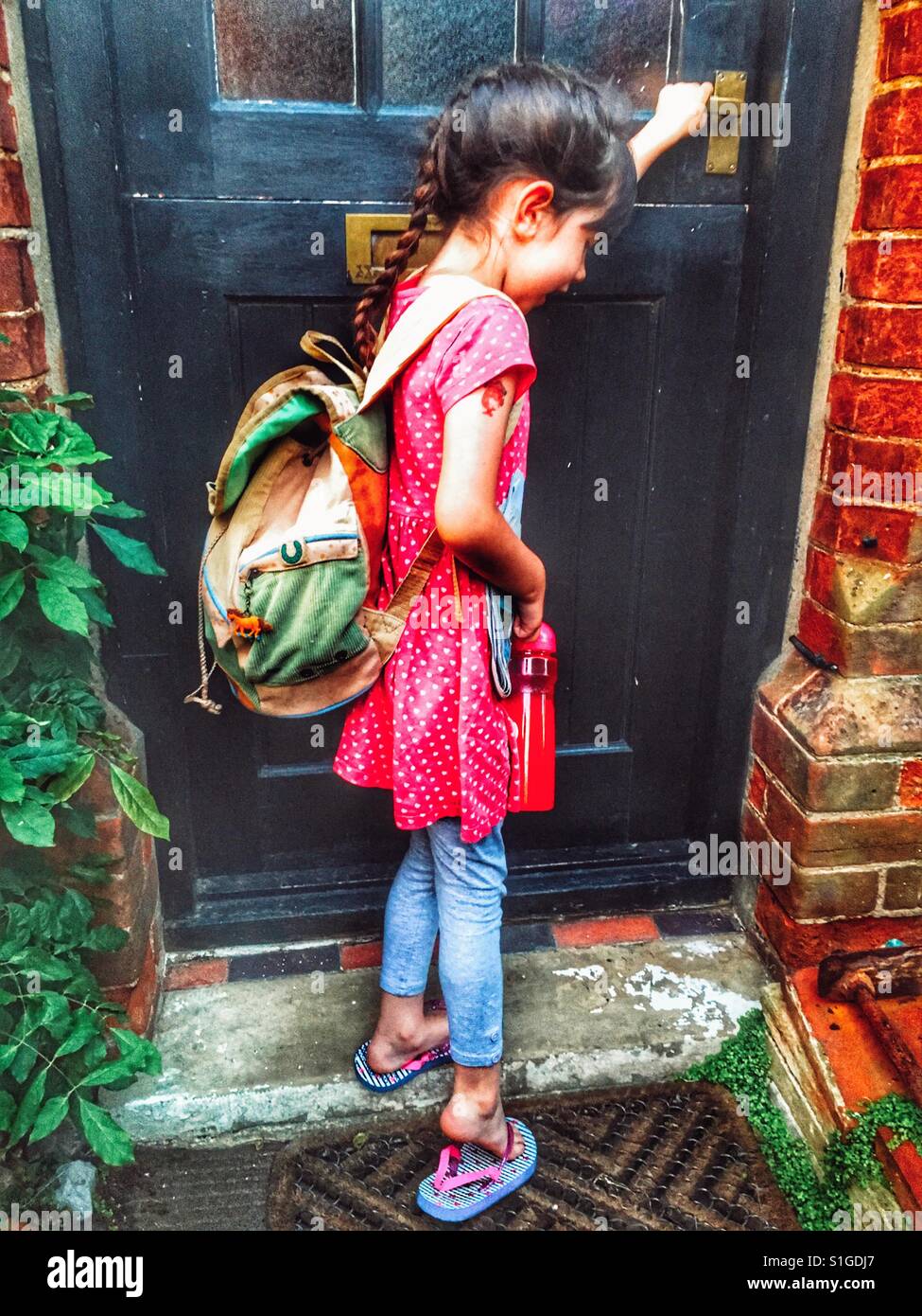 Arriving returning home hi-res stock photography and images - Alamy