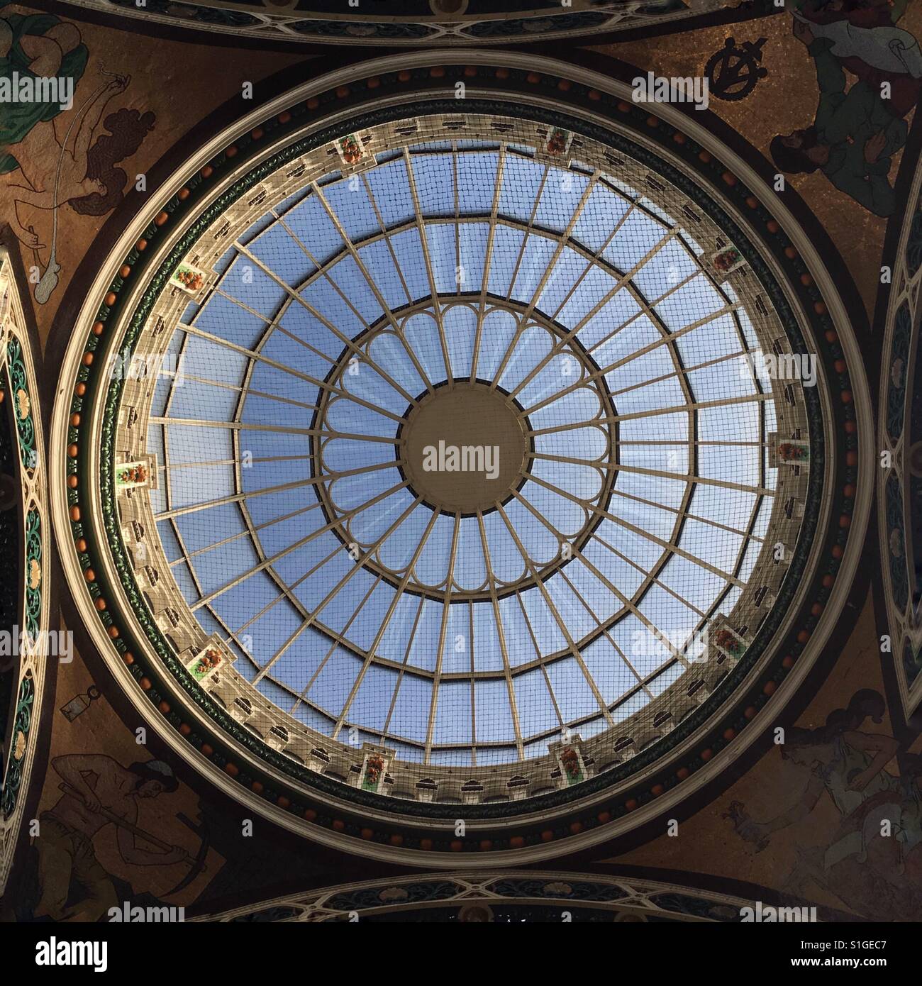 Circular domed window, Leeds arcade Stock Photo - Alamy