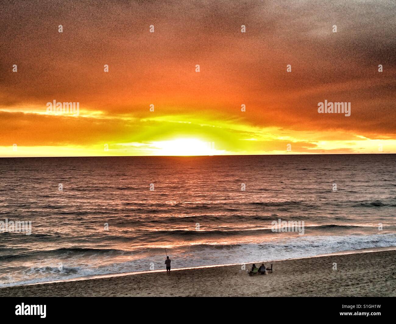 Man fishing australia western australia hi-res stock photography and ...