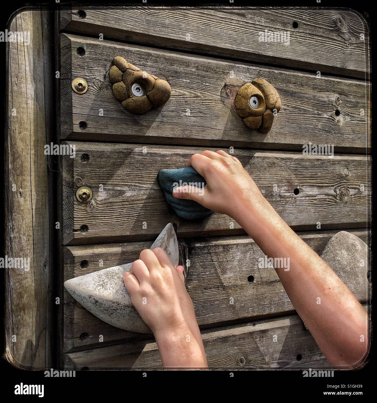 Hands only hi-res stock photography and images - Alamy