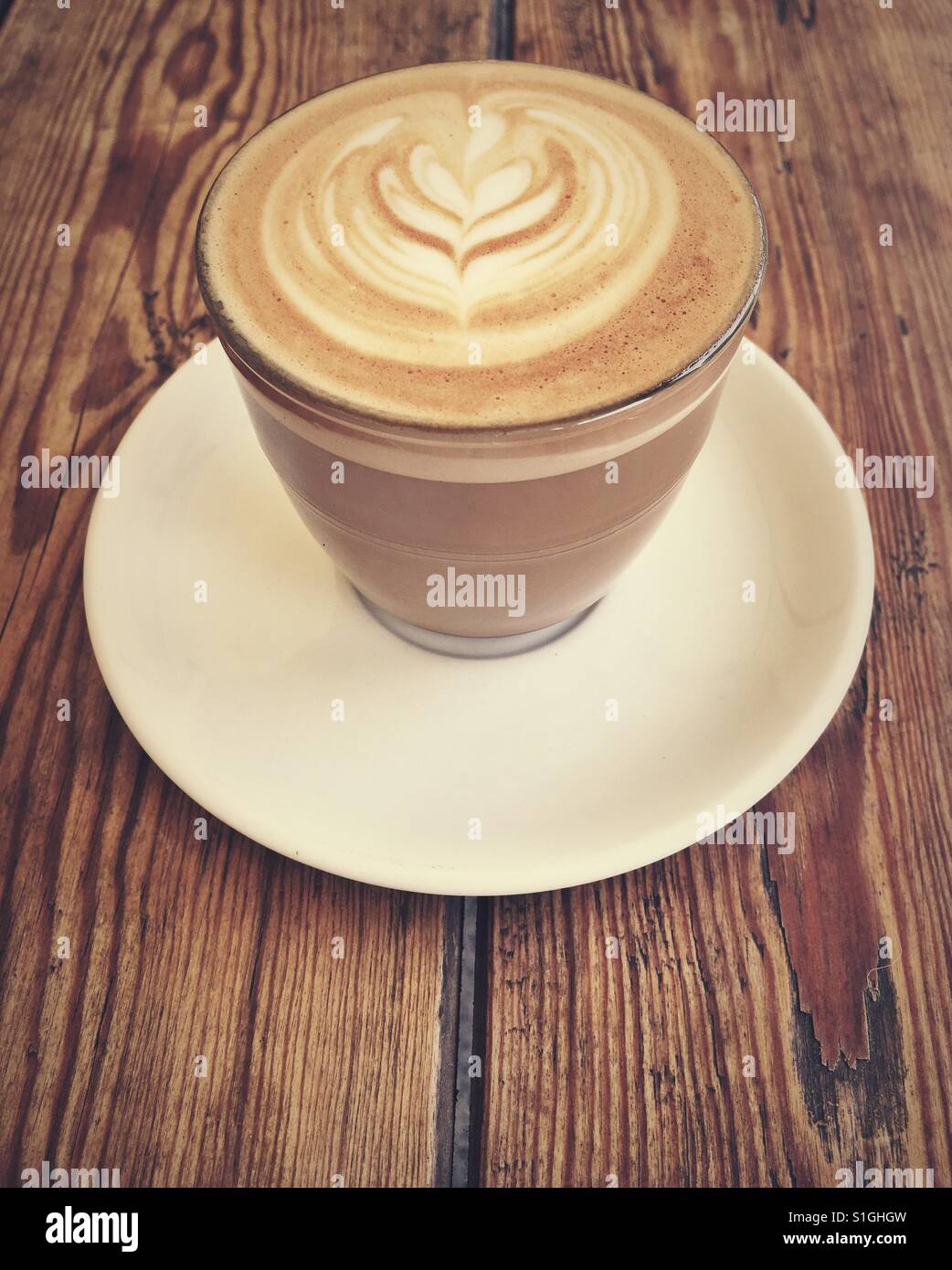 Flat white coffee glass hi-res stock photography and images - Alamy