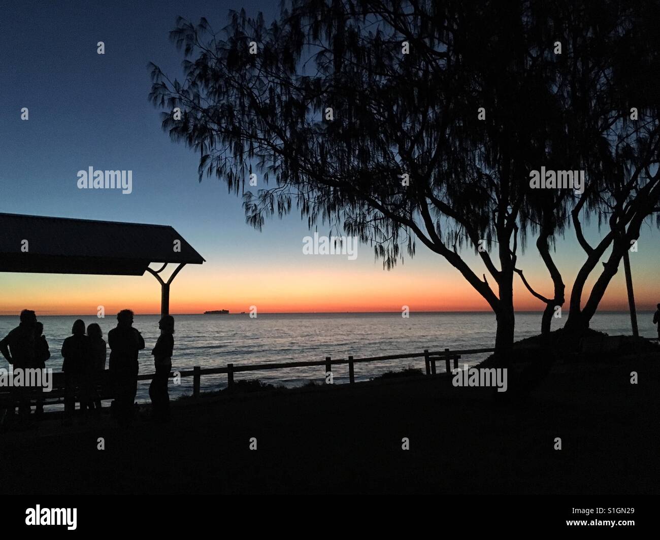 People enjoying sunset hi-res stock photography and images - Alamy