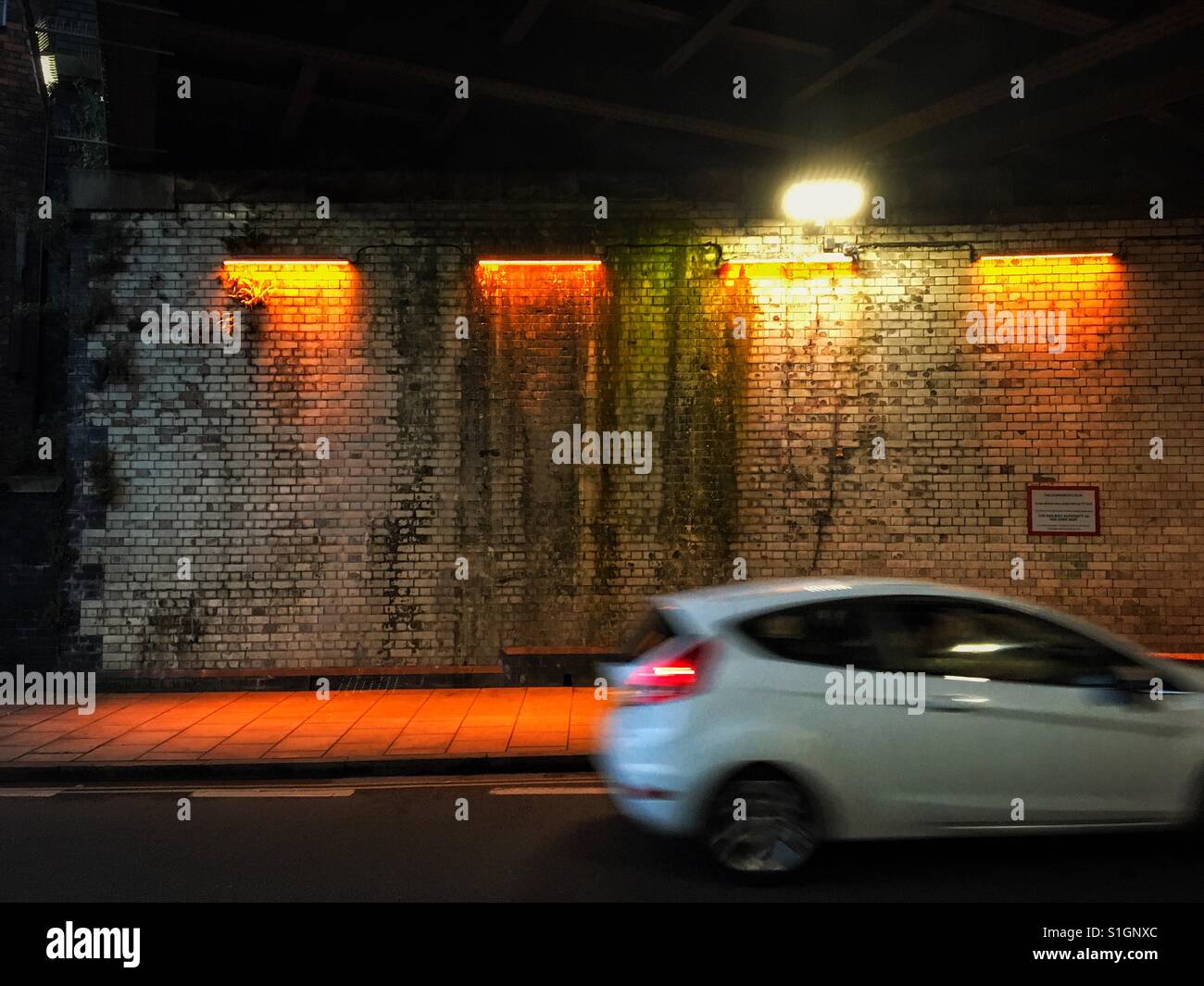 Urban night hi-res stock photography and images - Alamy