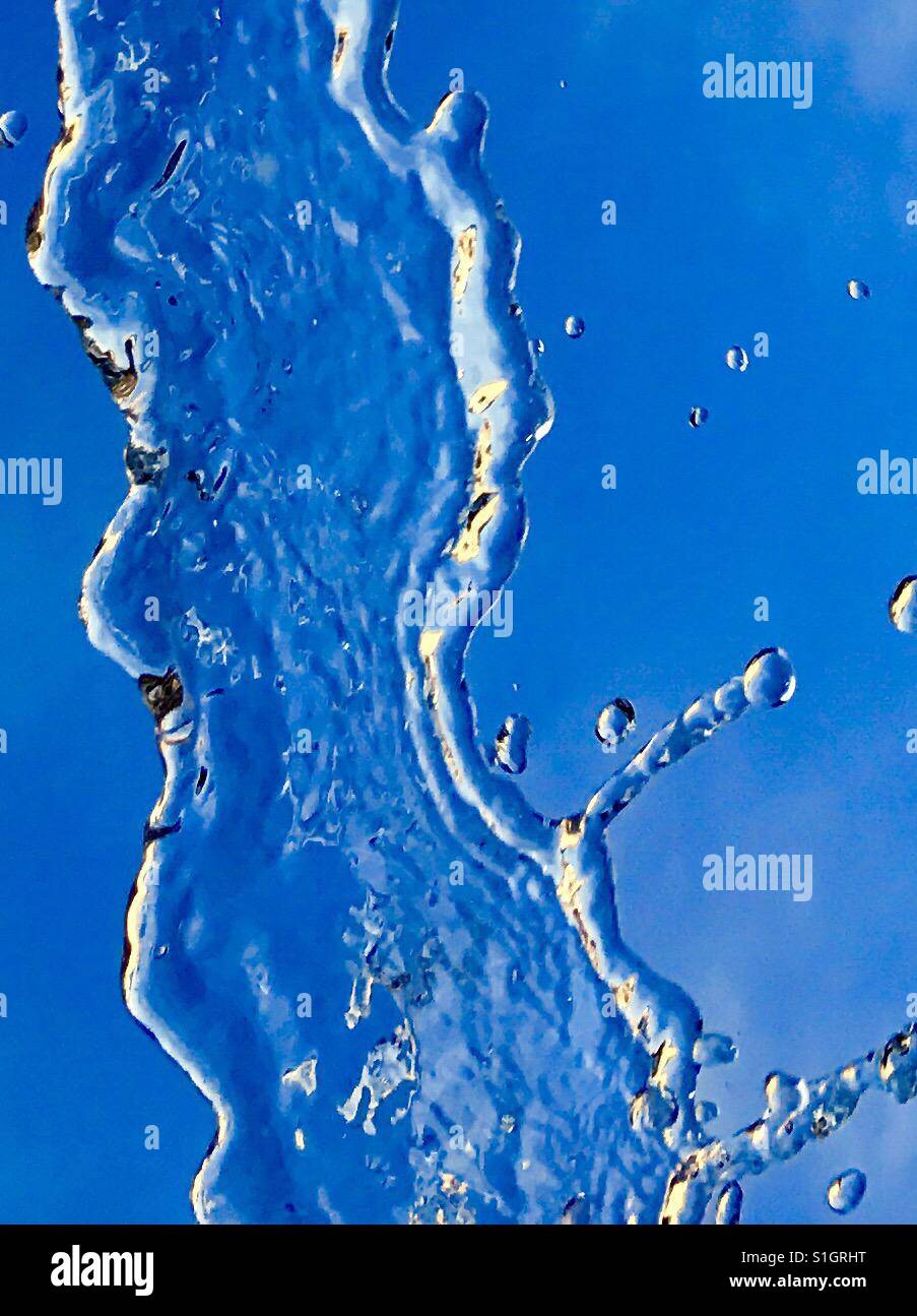 Water splash droplets hi-res stock photography and images - Alamy