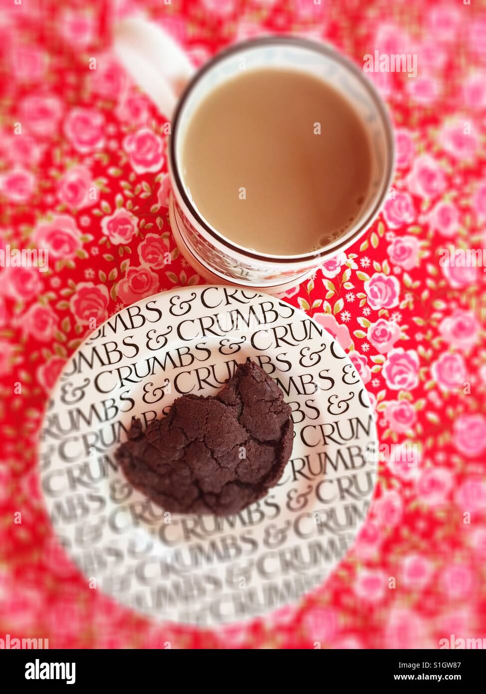 Tea and cookie hi-res stock photography and images - Alamy