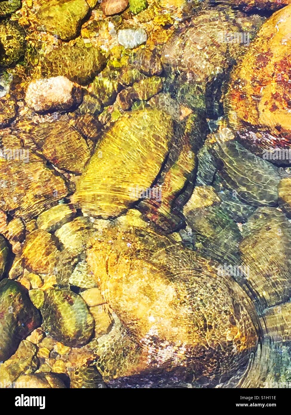 Rocks underwater hi-res stock photography and images - Alamy