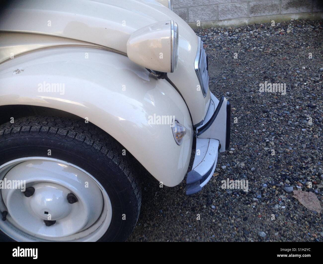 Vintage Citroen 2cv car on city street Stock Photo - Alamy