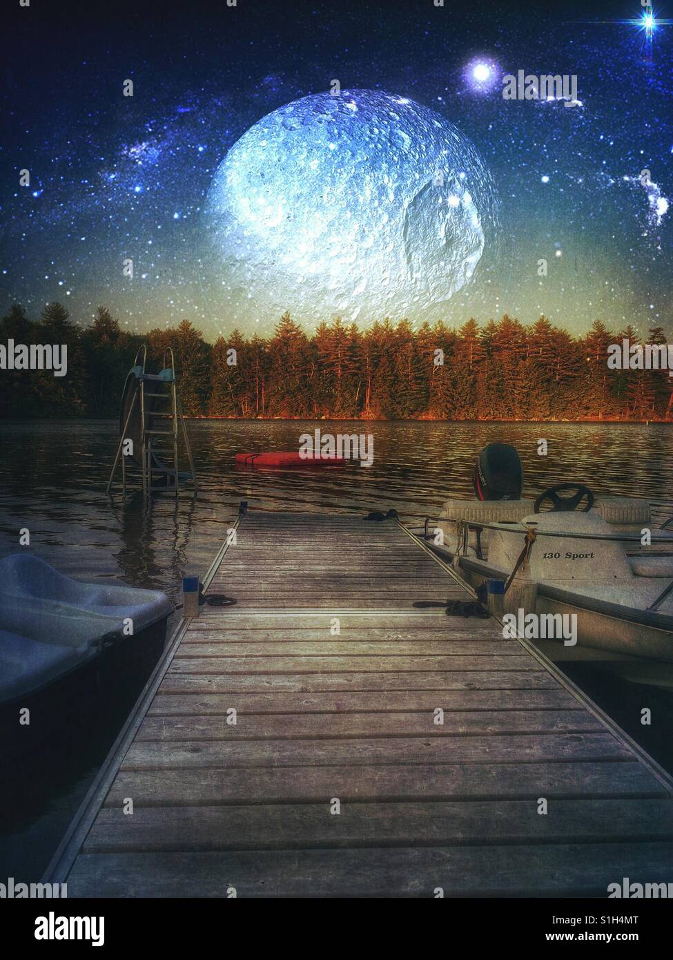 Dock water boats hi-res stock photography and images - Alamy