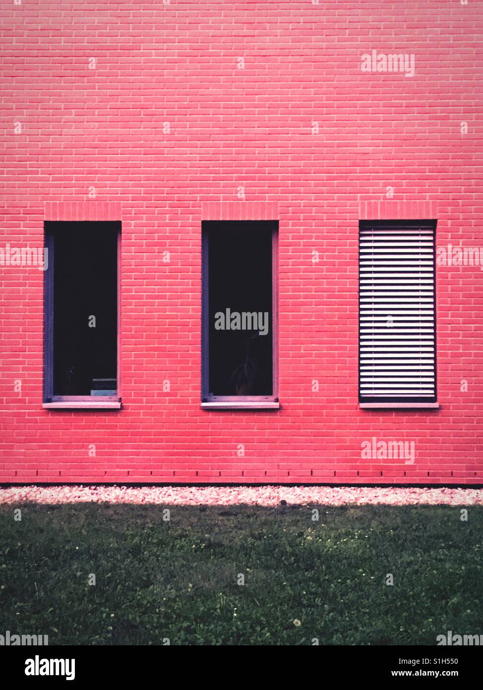 Shut windows hi-res stock photography and images - Alamy