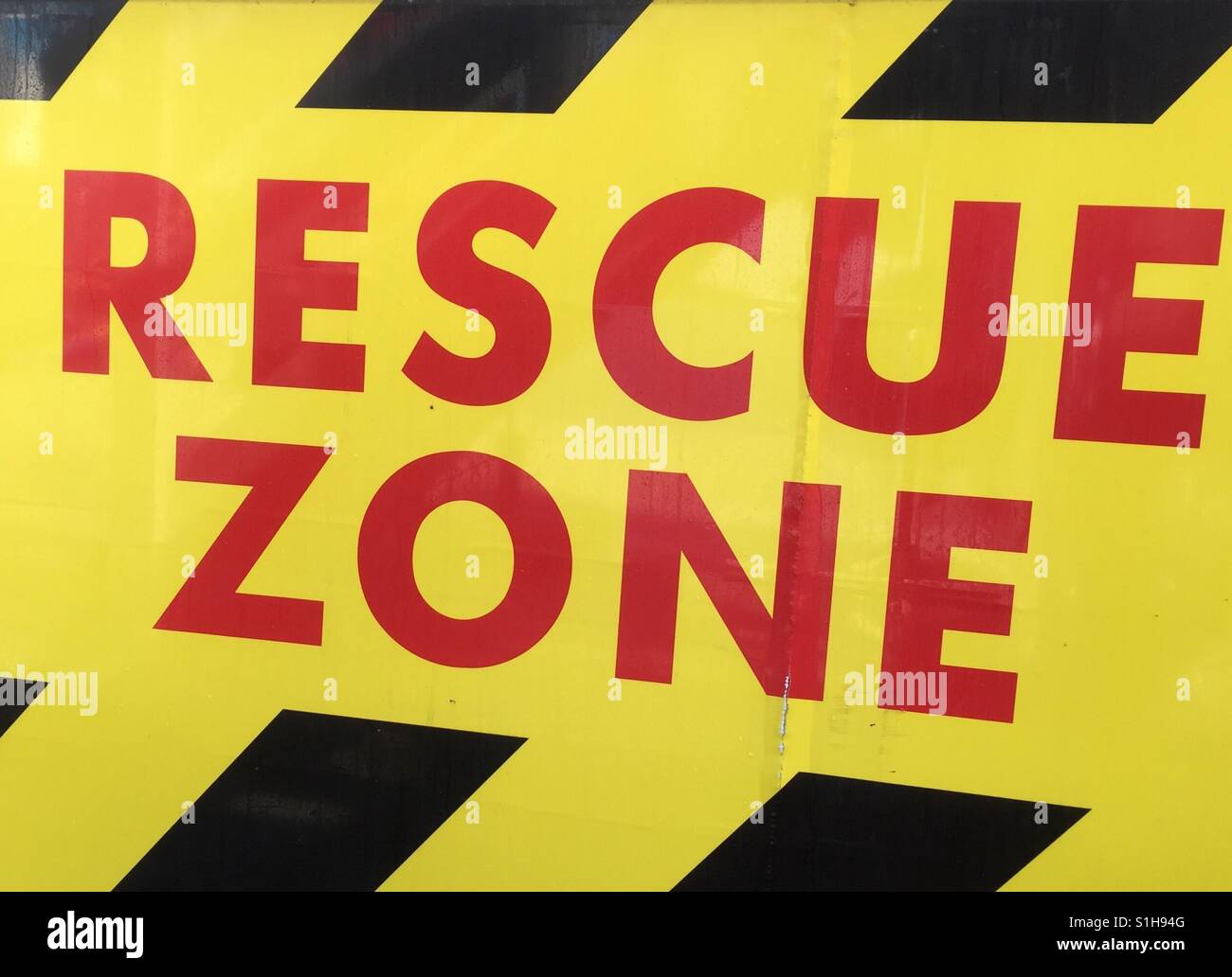 Sign with boat hi-res stock photography and images - Alamy