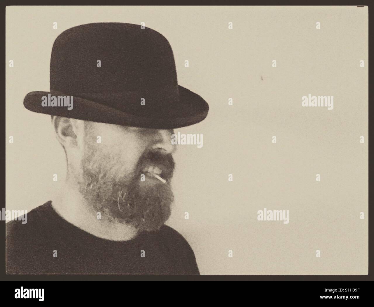 Sneering hi-res stock photography and images - Alamy