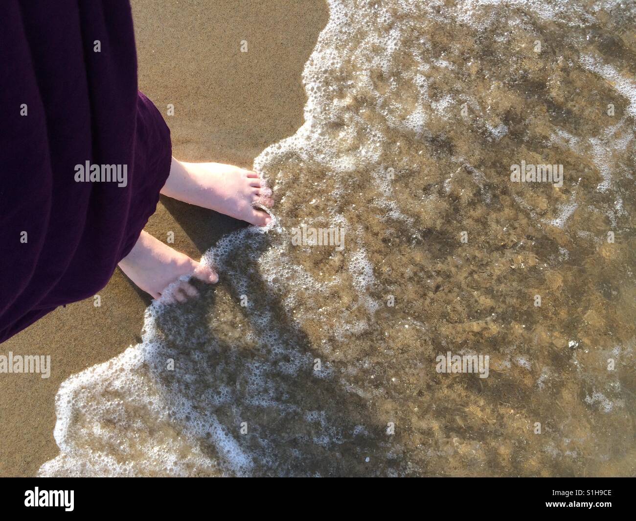 Touch feet hi-res stock photography and images - Alamy