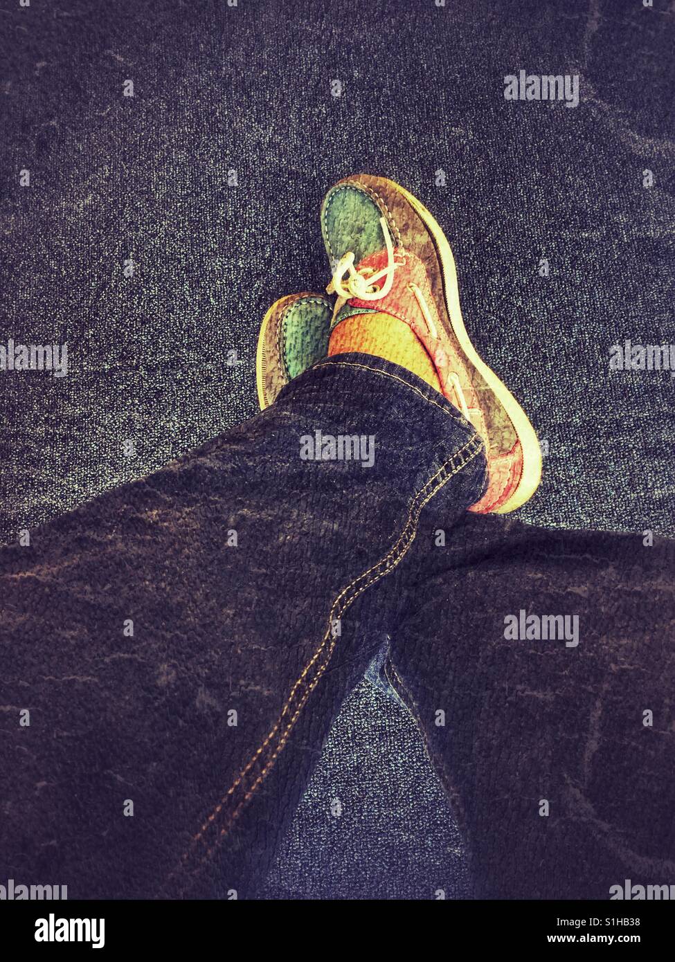 Legs crossed at ankles hi-res stock photography and images - Alamy