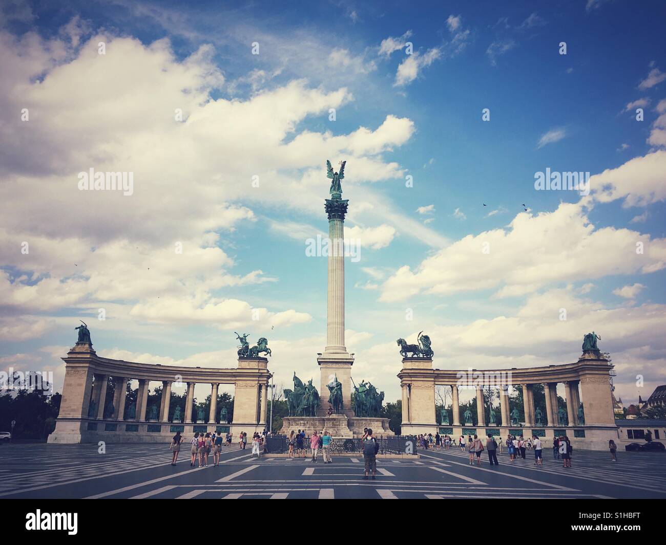 Monuments in budapest hi-res stock photography and images - Alamy