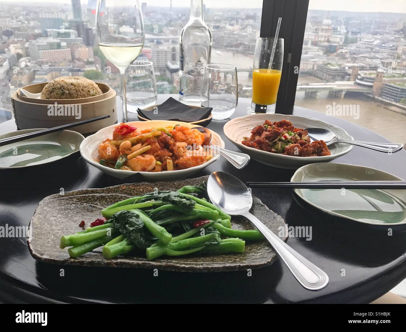 Lunch at a chinese restaurant hi-res stock photography and images - Alamy
