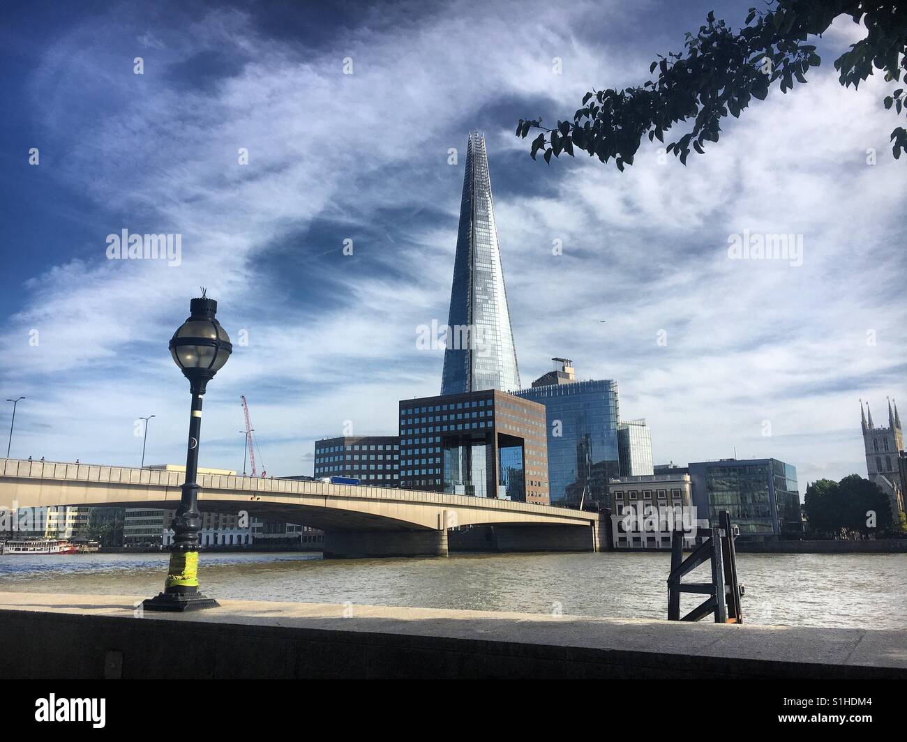 Shard sky hi-res stock photography and images - Alamy