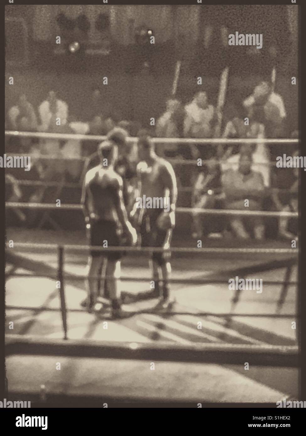 Boxing ring with fighters hi-res stock photography and images - Alamy