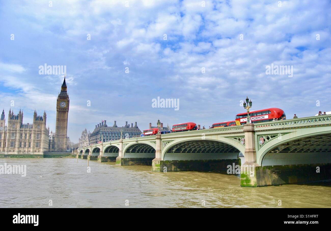 Buses on town bridge hi-res stock photography and images - Alamy