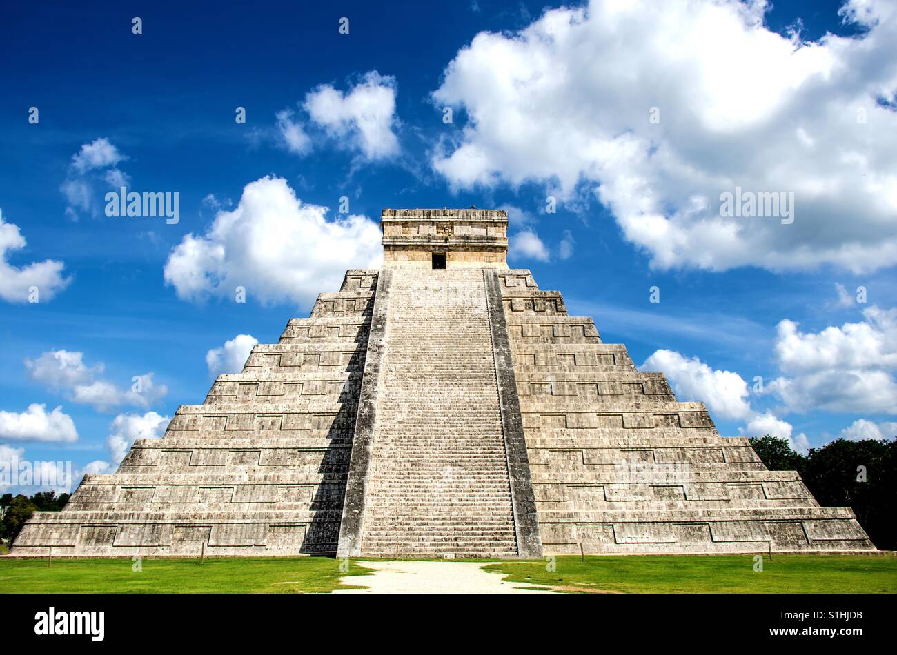 The castle kukulcan hi-res stock photography and images - Alamy