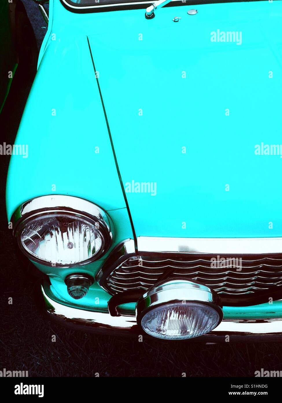 Blue classic car bonnet hood headlights grille radiator Stock Photo - Alamy