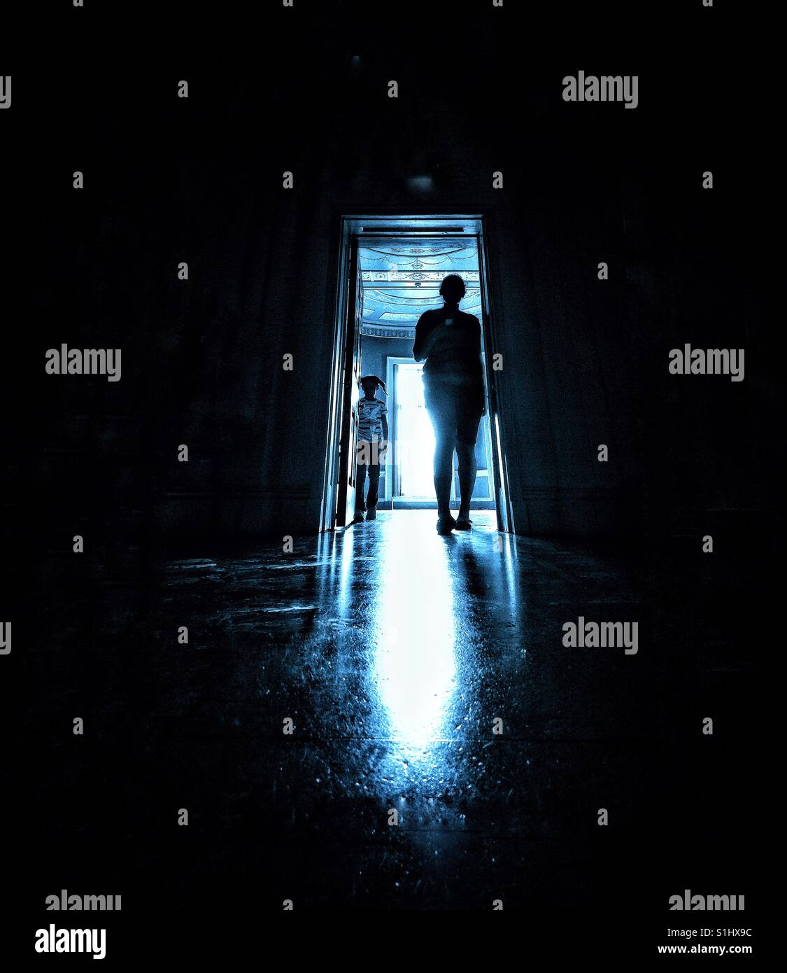 Dark figures hi-res stock photography and images - Alamy