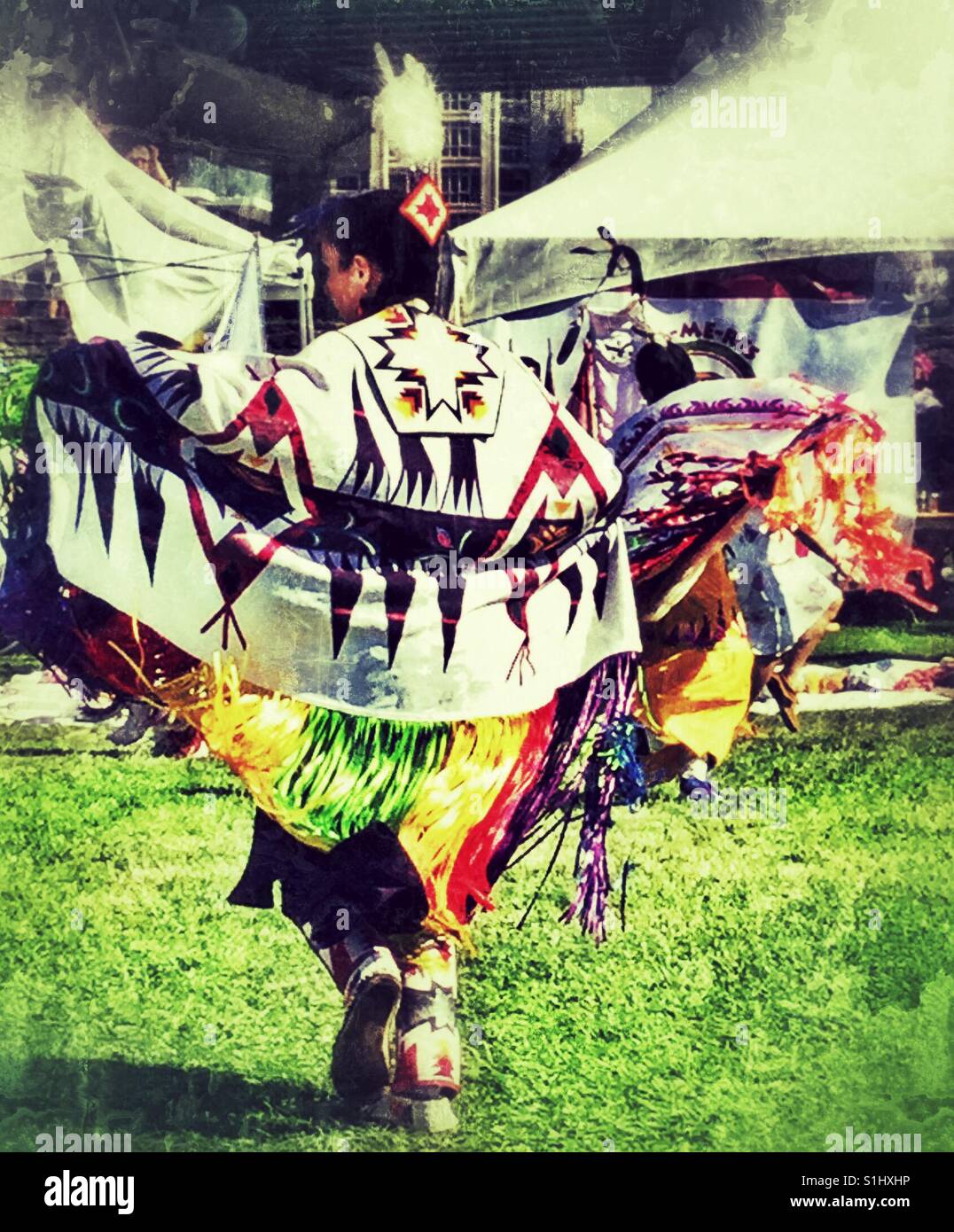 Indigenous regalia hi-res stock photography and images - Alamy