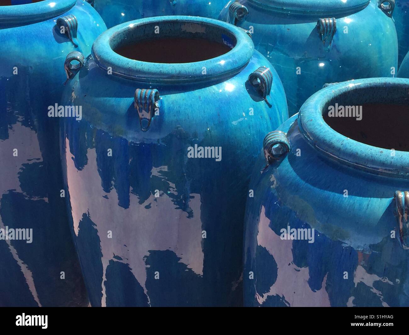 Outdoor pottery hi-res stock photography and images - Alamy