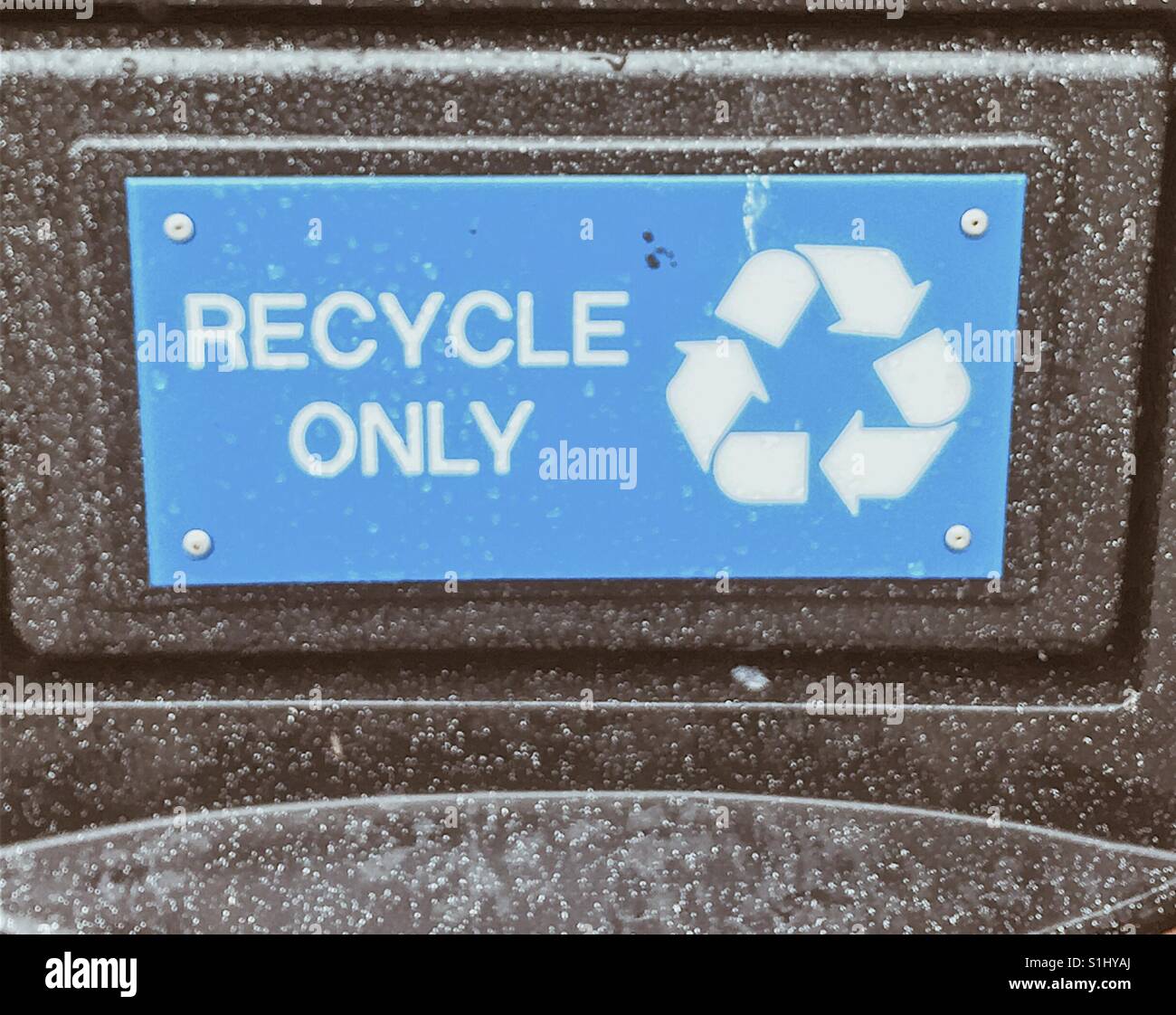 Recycle signs hi-res stock photography and images - Alamy