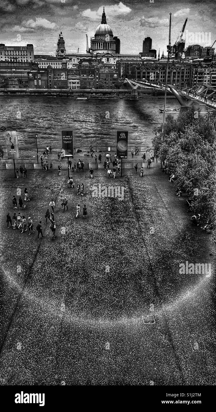 St. Paul's Cathedral from Tate Modern balcony, London, England Stock ...