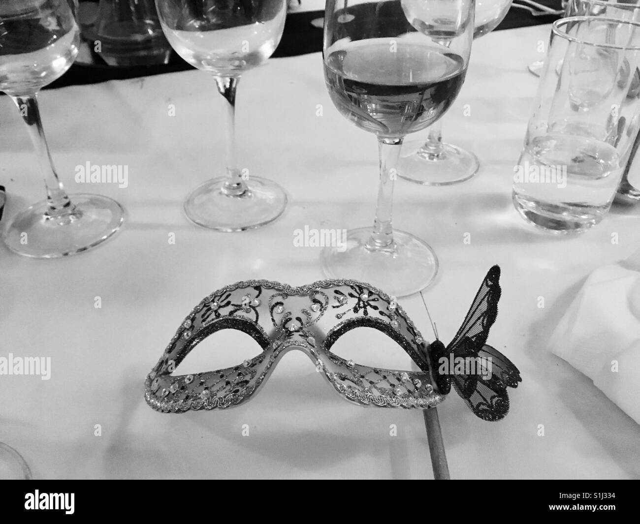 Masquerade mask hi-res stock photography and images - Alamy