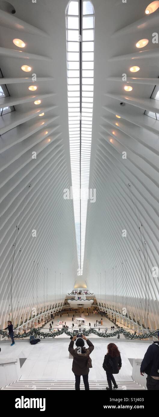 Inside oculus hi-res stock photography and images - Alamy