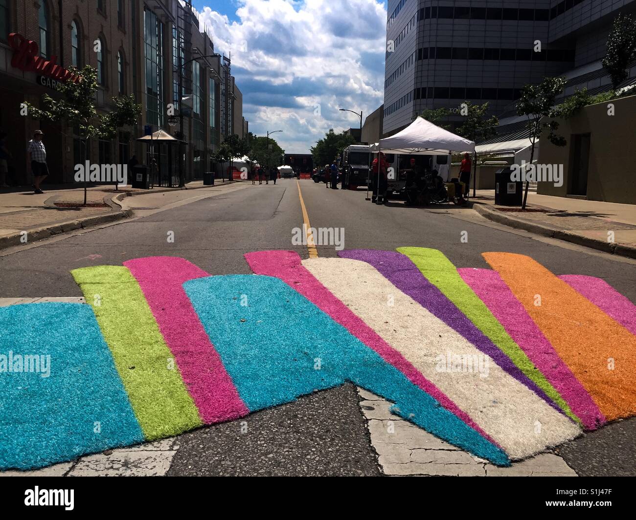 Wide pavement hi-res stock photography and images - Alamy