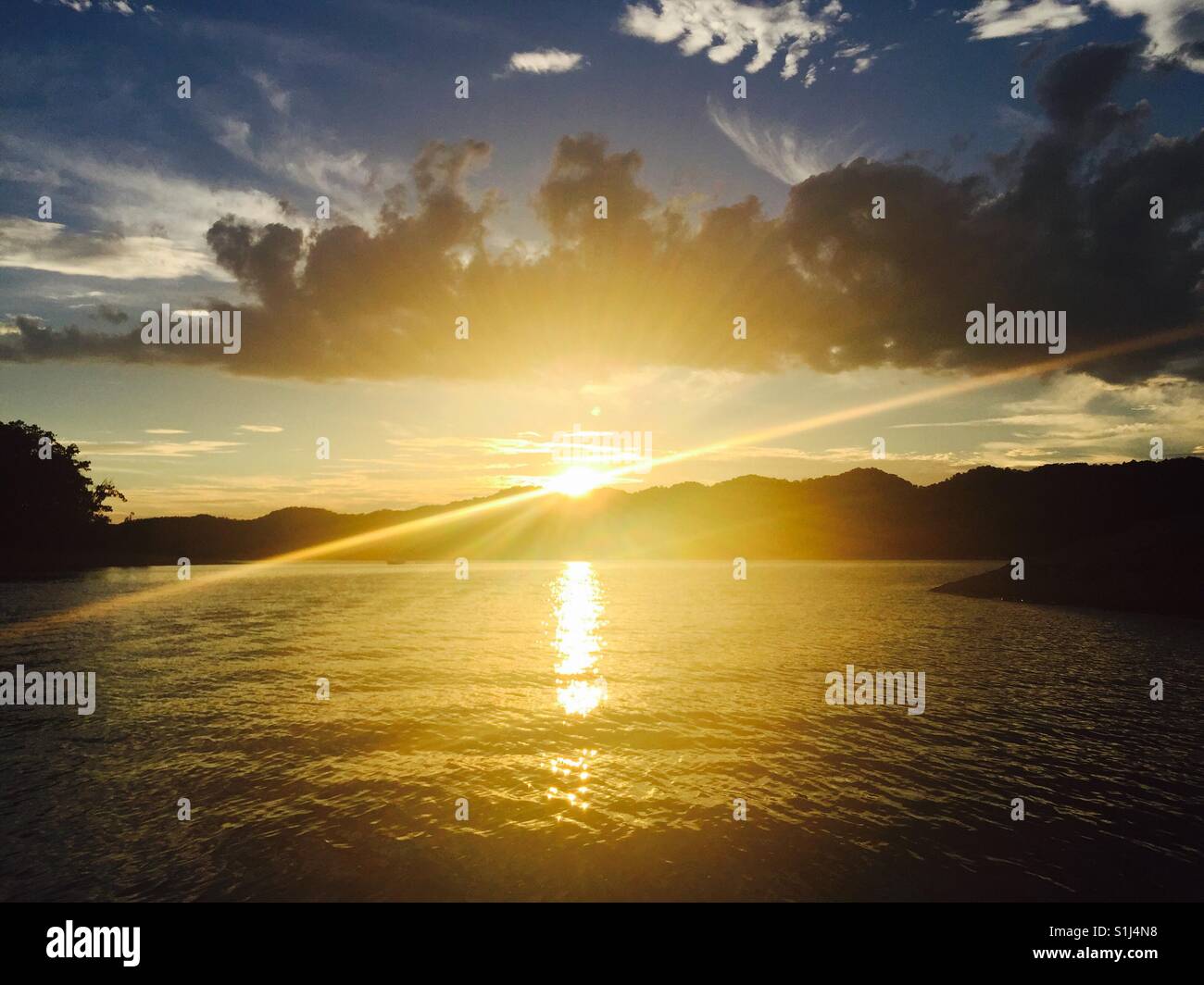 Beautiful lake shot Tennessee Stock Photo - Alamy