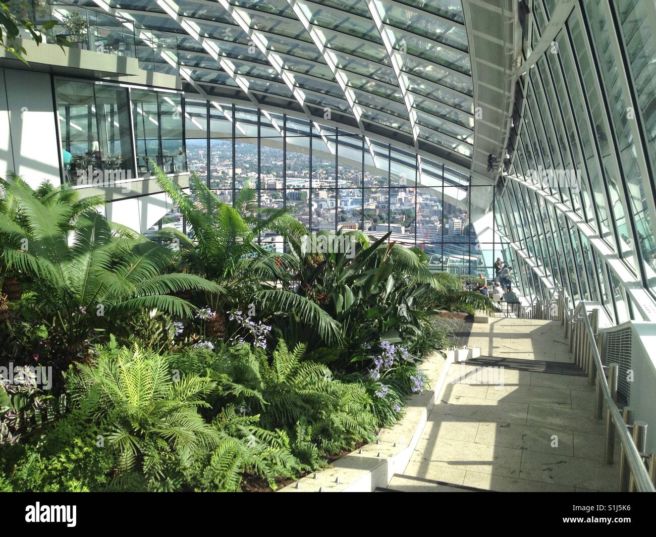 Public sky park hi-res stock photography and images - Alamy