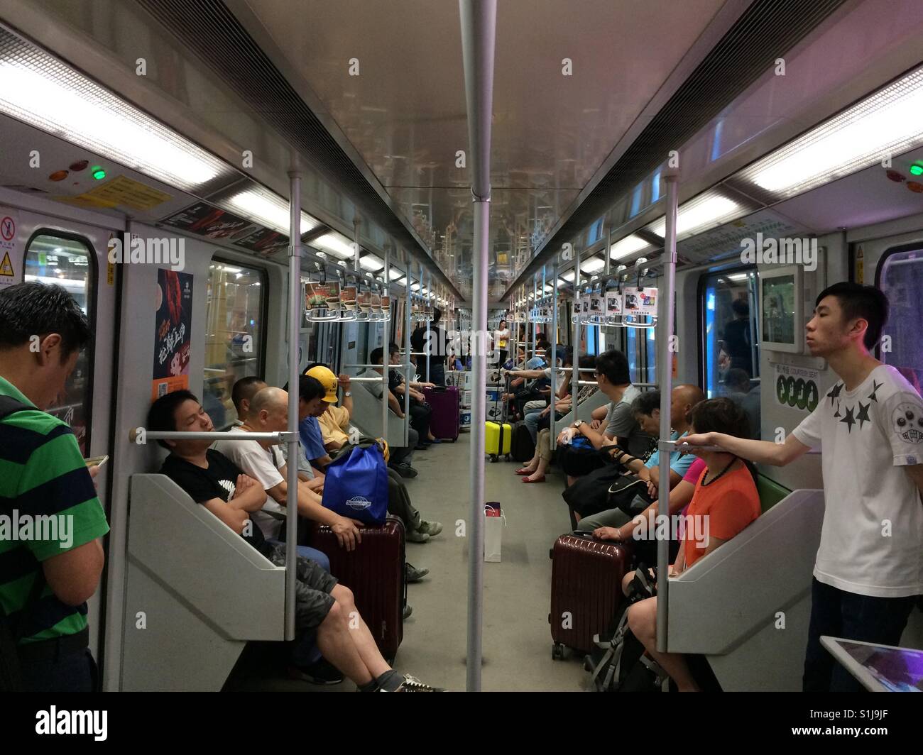 Shanghai metro line 2 hi-res stock photography and images - Alamy