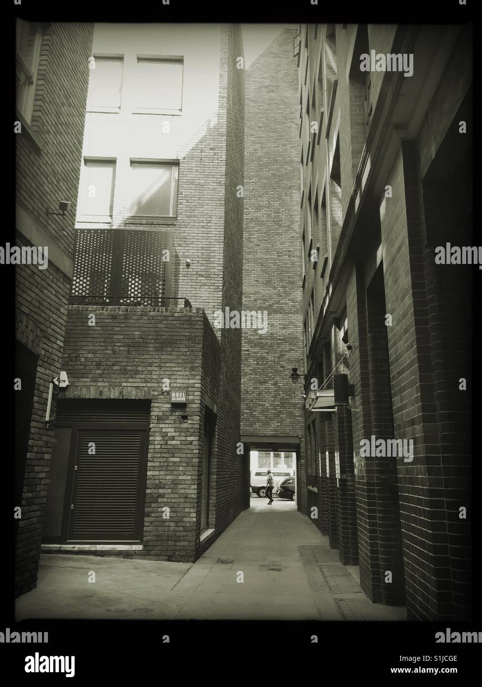 Creepy alley hi-res stock photography and images - Alamy