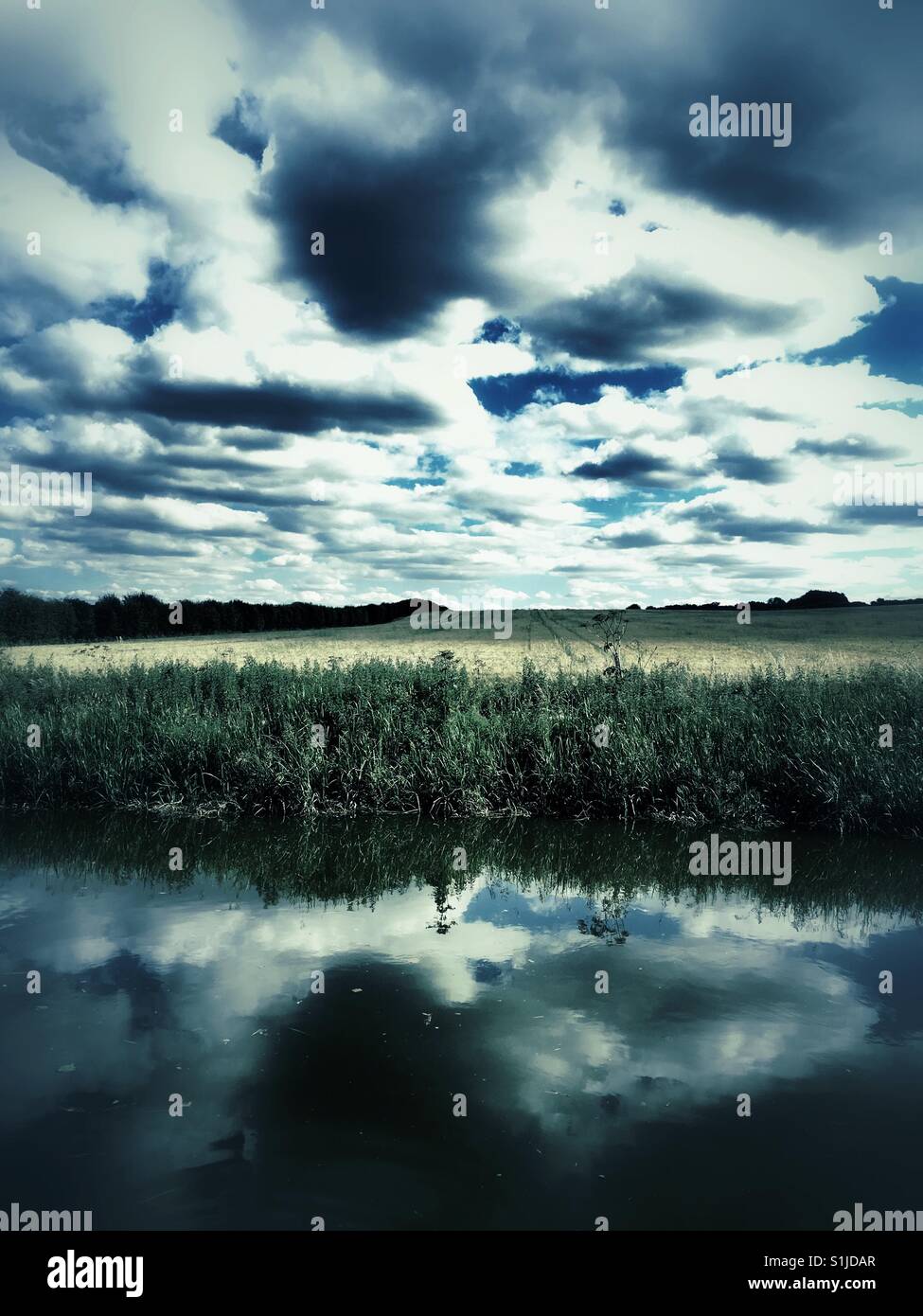 Deserted riverbank hi-res stock photography and images - Alamy