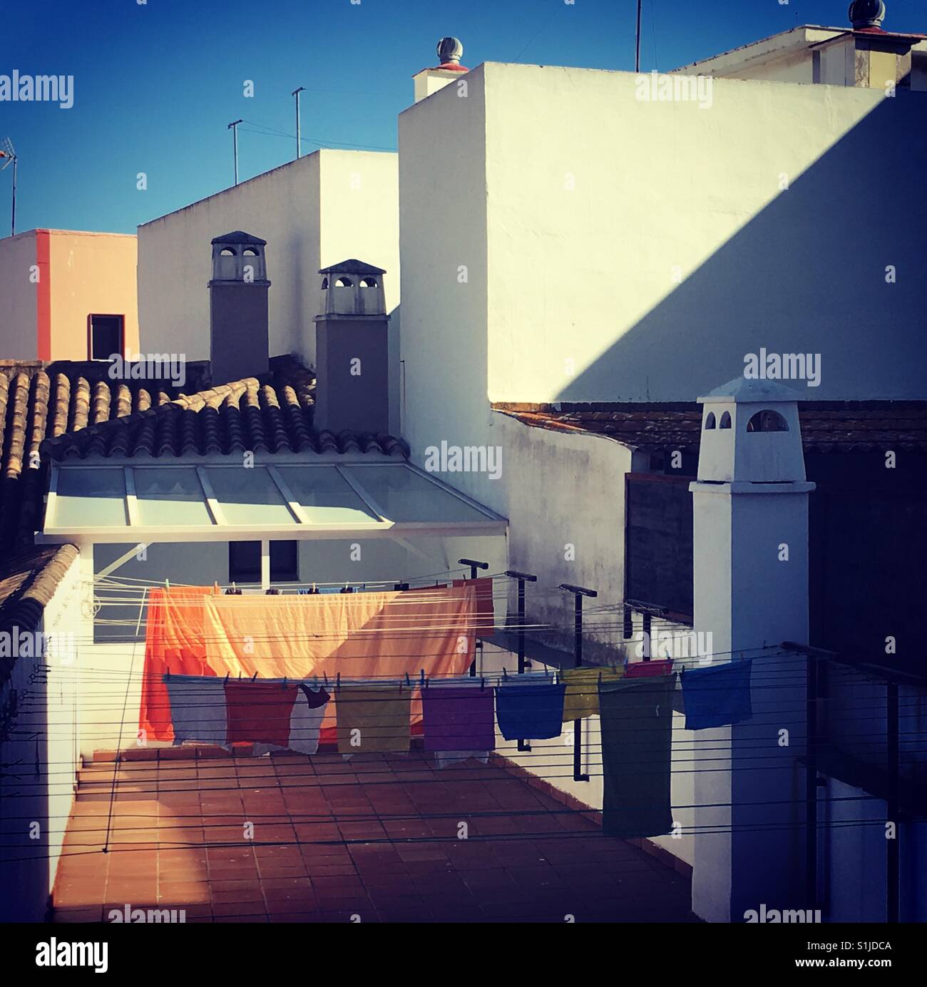 Sunlight angles hi-res stock photography and images - Alamy