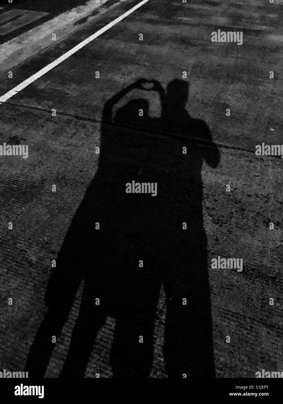 Shadow hands hi-res stock photography and images - Alamy