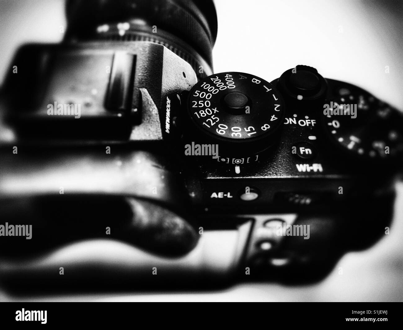 Mirrorless system hi-res stock photography and images - Alamy